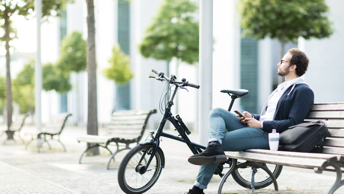 Smart Tech on Two Wheels: The Role of Connectivity in Foldable Electri-eelo